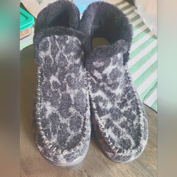 Hey Dude | Shoes | Women Hey Dude Size 9 Leopard Print Boots | Poshmark